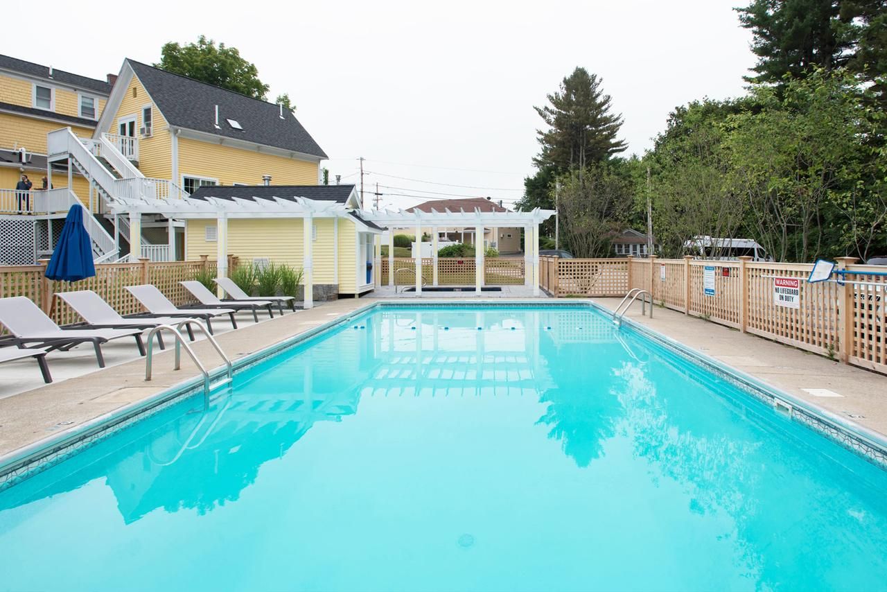 Admiral's Inn Resort — Ogunquit Hotels — Maine.com