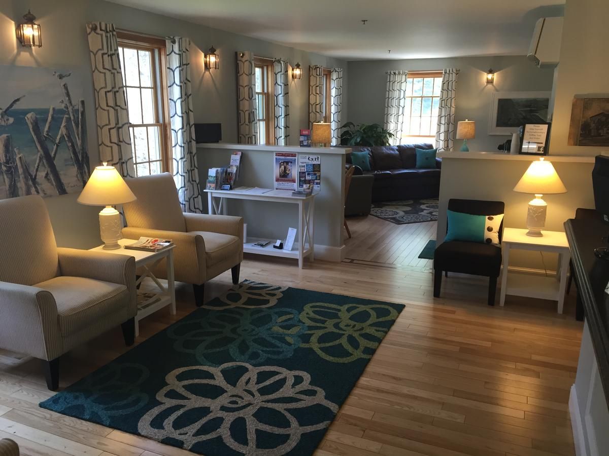 Admiral's Inn Resort — Ogunquit Hotels — Maine.com