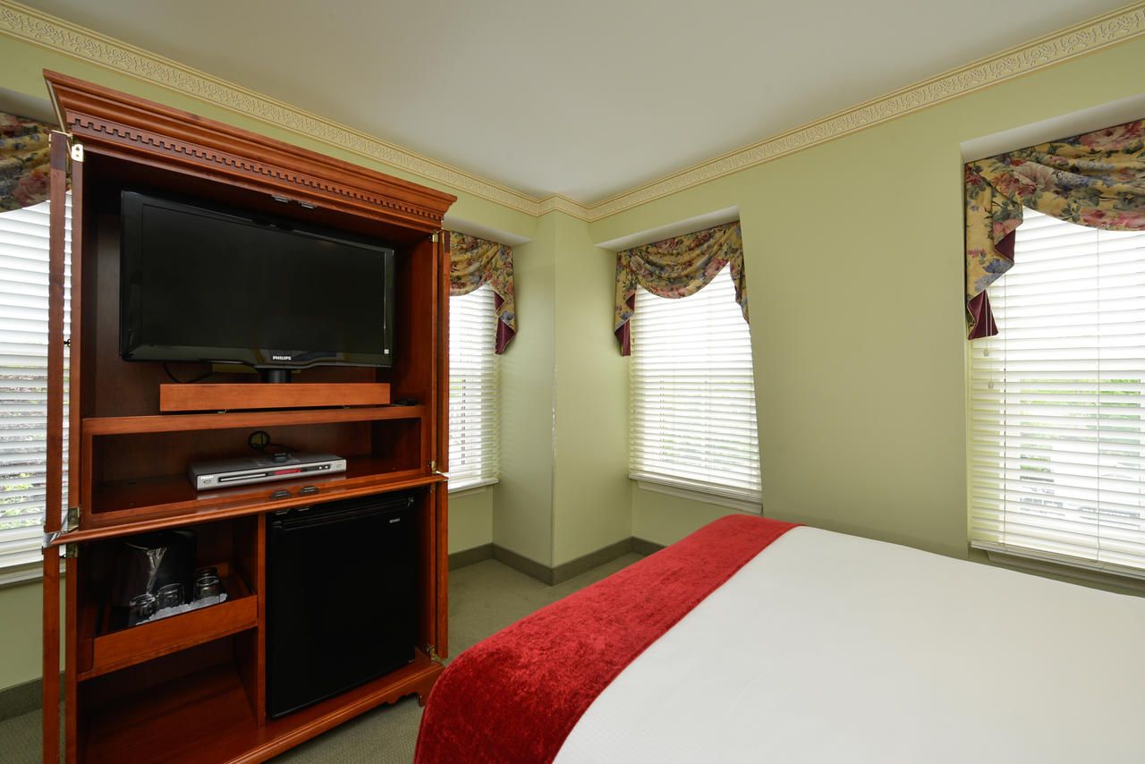 Bar Harbor Grand Hotel — Bar Harbor Hotels — Maine.com