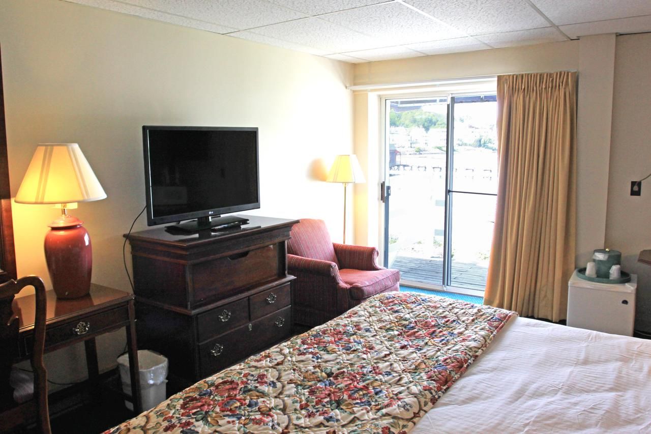 Boothbay Harbor Inn — Boothbay Harbor Hotels — Maine.com