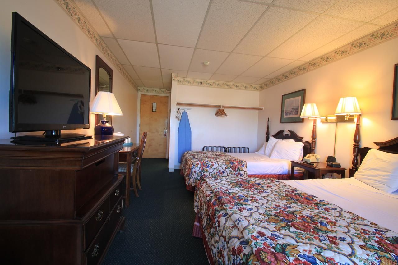 Boothbay Harbor Inn — Boothbay Harbor Hotels — Maine.com