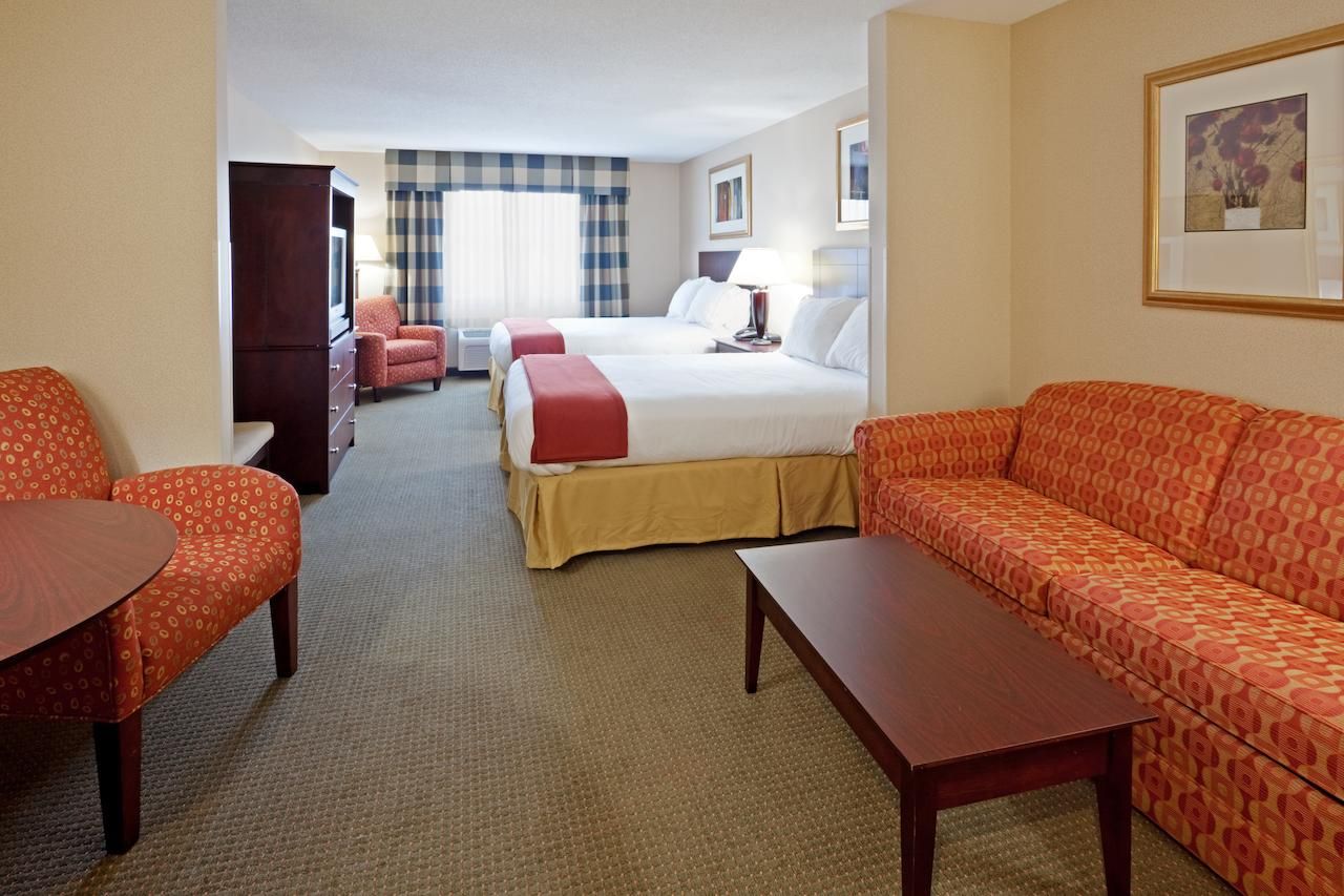 Holiday Inn Express Hotel & Suites Freeport — Freeport Hotels — Maine.com
