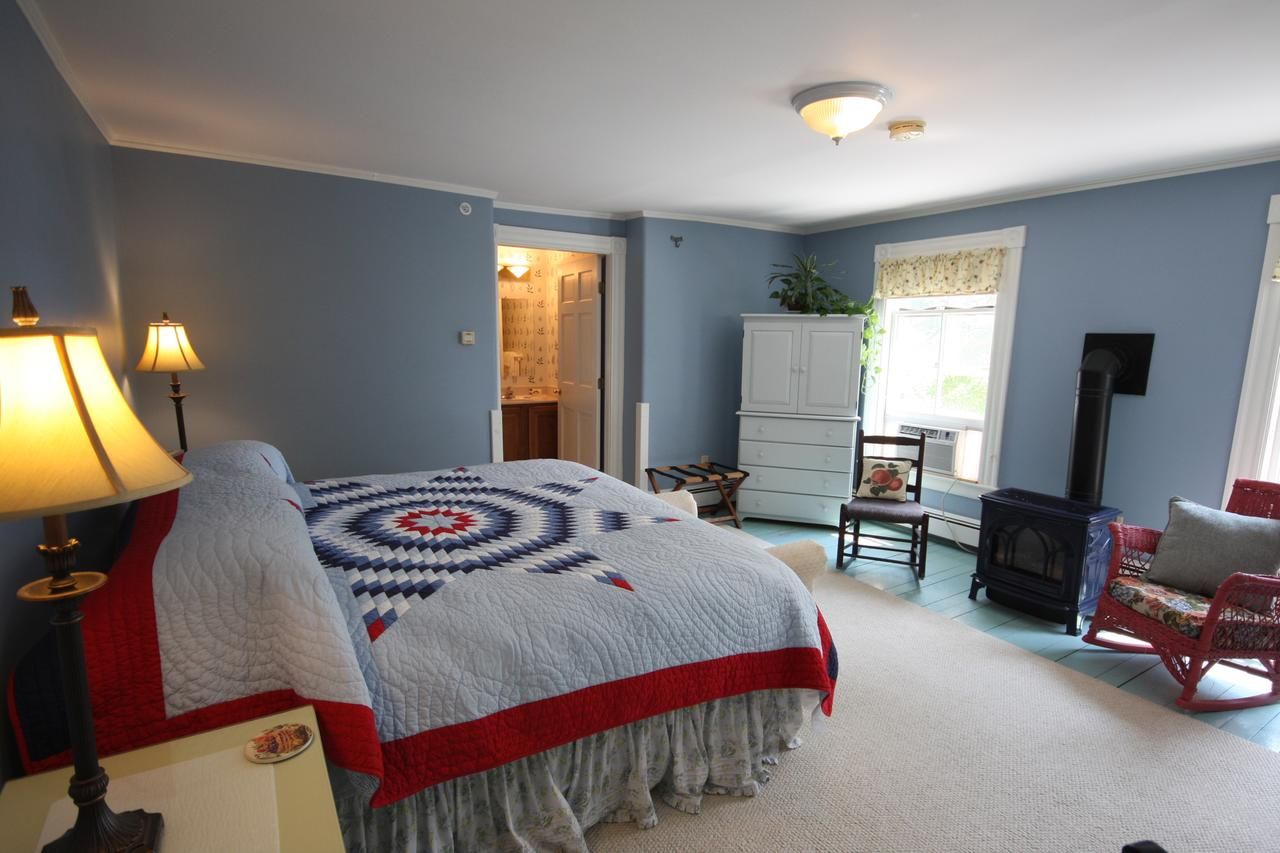 Maple Hill Farm Inn — Augusta Hotels — Maine.com