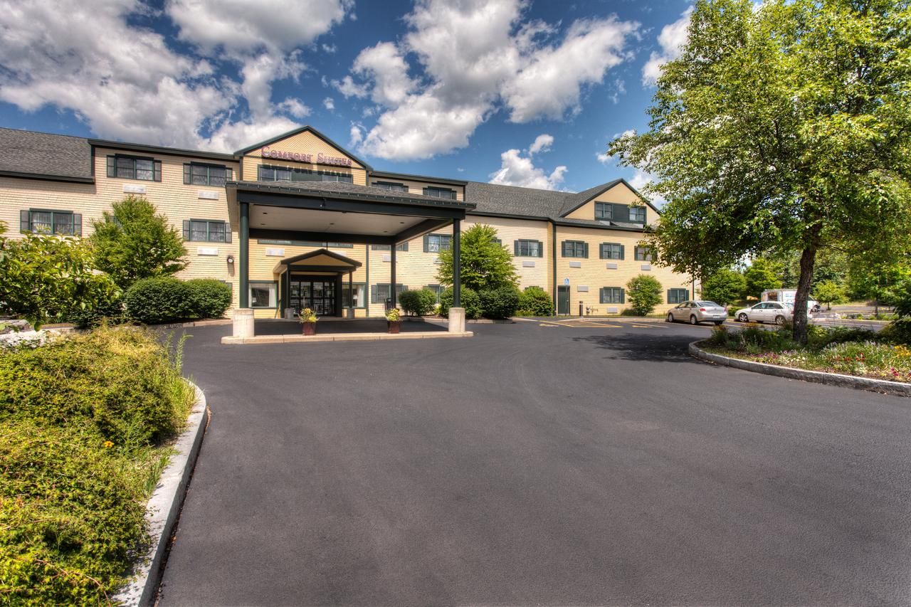 Quality Suites Freeport — Freeport Hotels — Maine.com