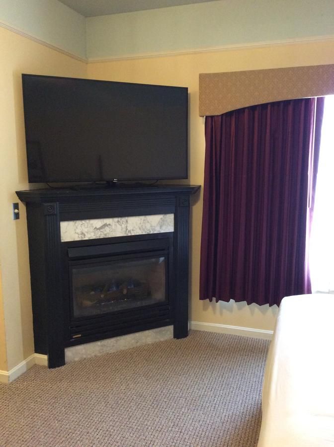 Senator Inn & Spa — Augusta Hotels — Maine.com